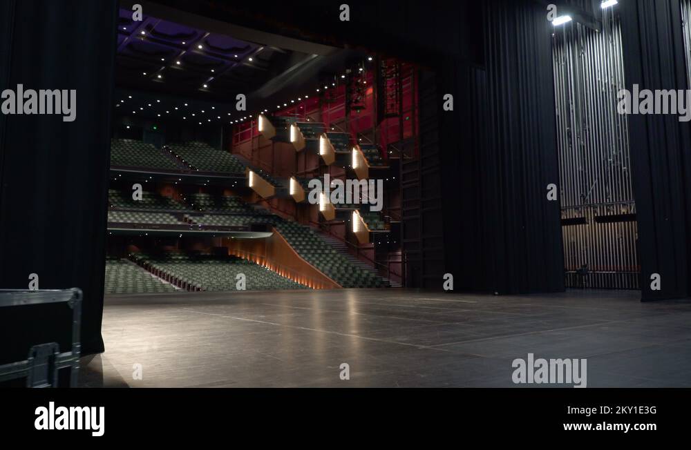 Maintenance trolley Stock Videos & Footage - HD and 4K Video Clips - Alamy