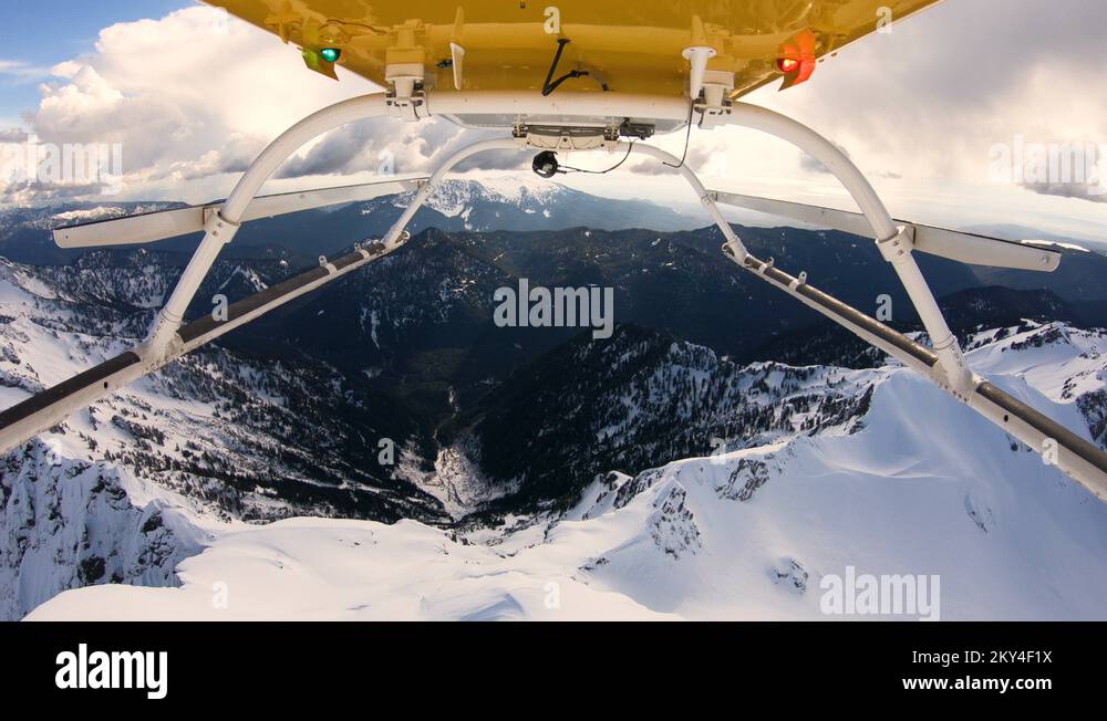 Helicopter skids Stock Videos & Footage - HD and 4K Video Clips - Alamy