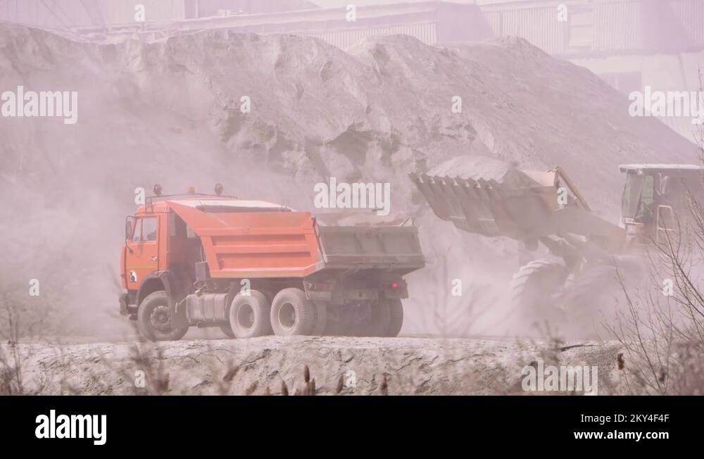 Loading a dumper truck Stock Videos & Footage - HD and 4K Video Clips ...