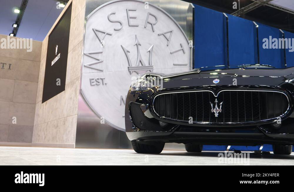 Maserati granturismo display Stock Videos & Footage - HD and 4K Video ...