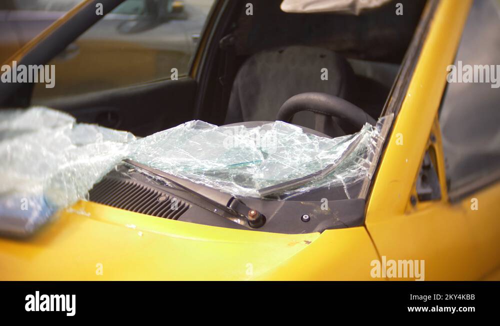Crash damaged Stock Videos & Footage - HD and 4K Video Clips - Alamy