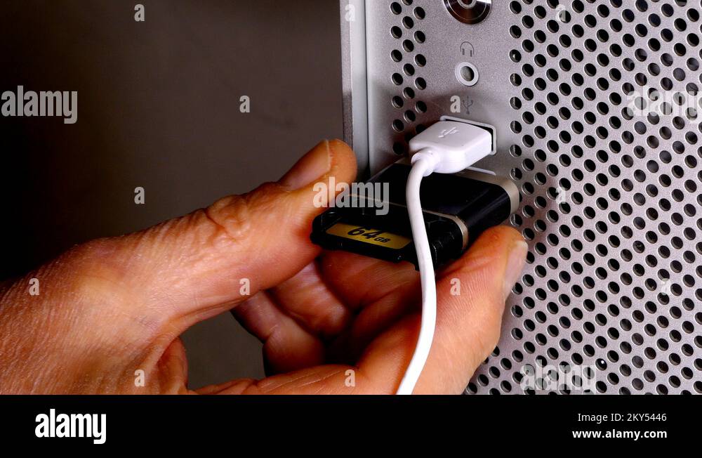 Usb devices Stock Videos & Footage - HD and 4K Video Clips - Alamy