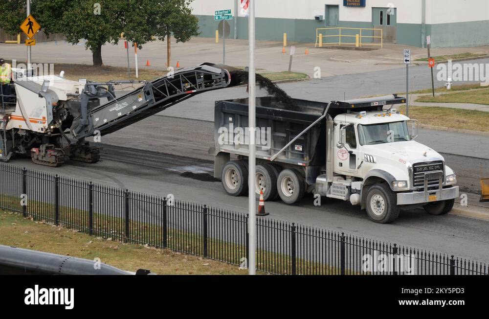 Ready mix truck Stock Videos & Footage - HD and 4K Video Clips - Alamy