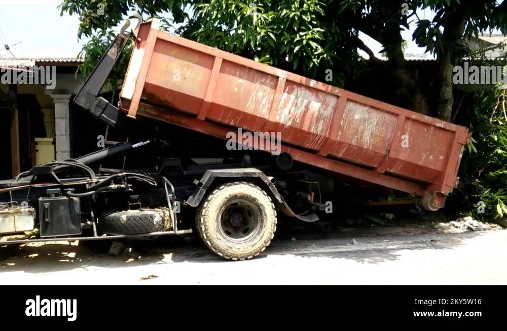 Solid waste management bin Stock Videos & Footage - HD and 4K Video ...