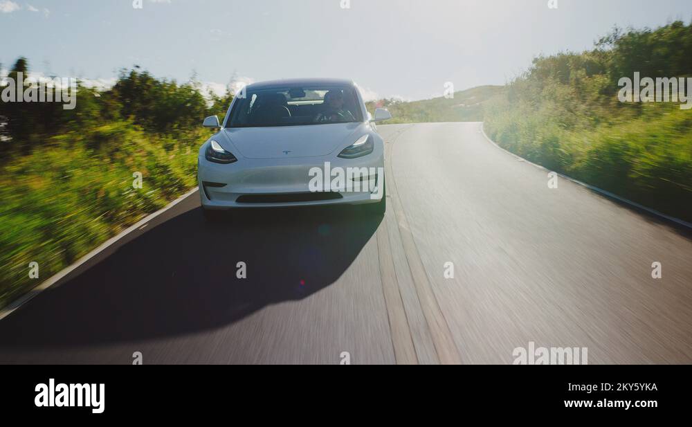 Tesla transport Stock Videos & Footage - HD and 4K Video Clips - Alamy