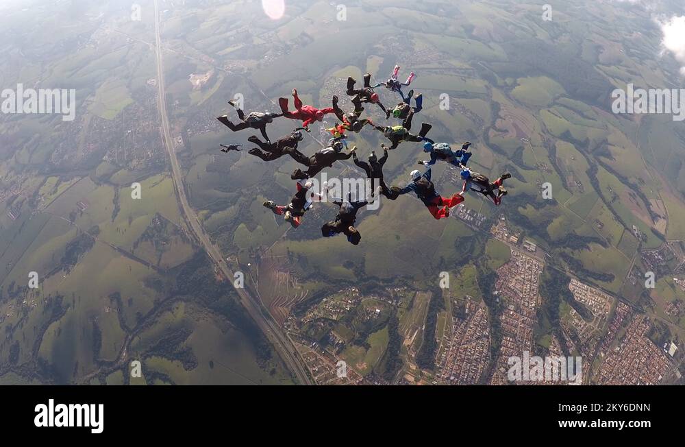 Skydivers formation Stock Videos & Footage - HD and 4K Video Clips - Alamy