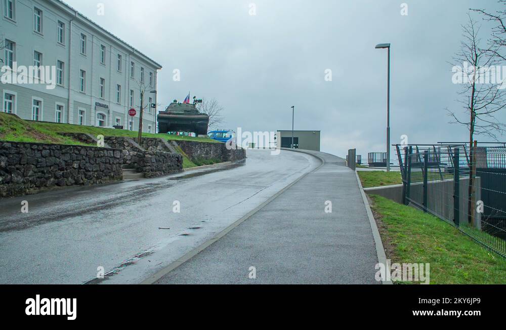 Car driving up driveway Stock Videos & Footage - HD and 4K Video Clips ...