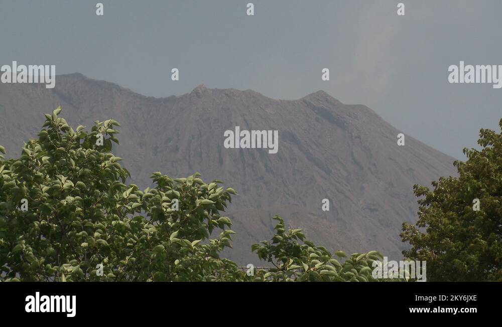Sakurajima volcano Stock Videos & Footage - HD and 4K Video Clips - Alamy