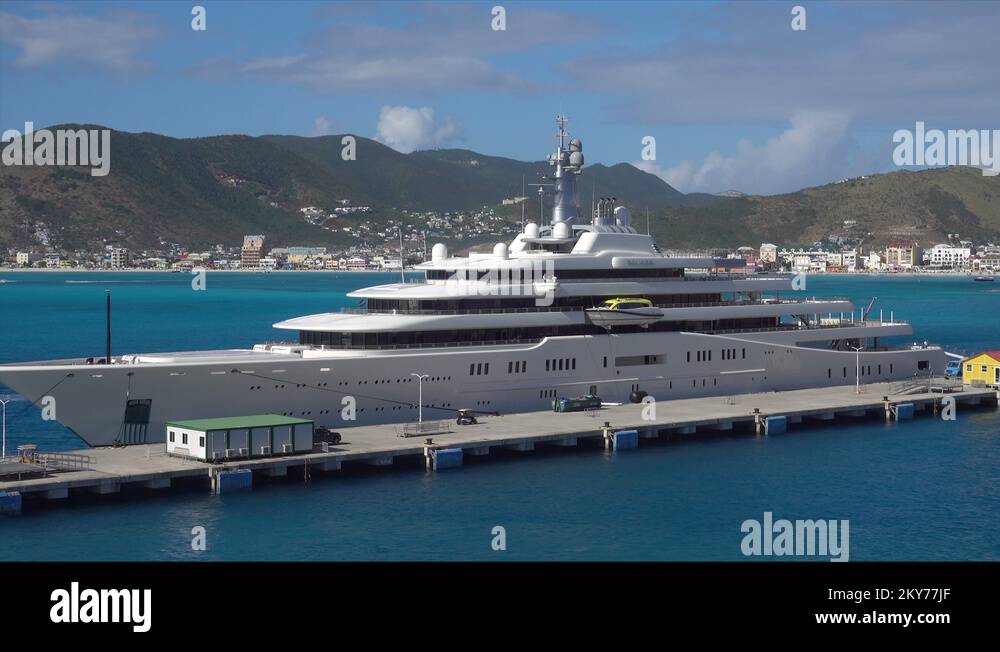 Roman abramovich yacht Stock Videos & Footage - HD and 4K Video Clips ...