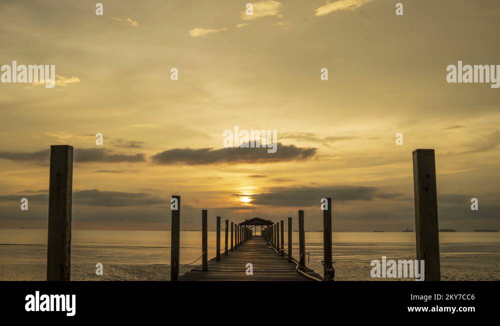 Sunset symmetry Stock Videos & Footage - HD and 4K Video Clips - Alamy