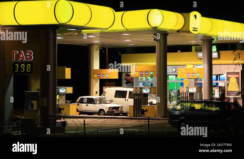 Bowser refueling Stock Videos & Footage - HD and 4K Video Clips - Alamy