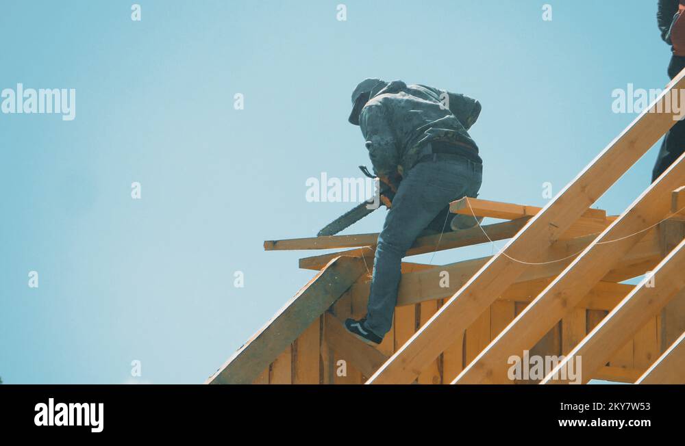Carpenter house roof Stock Videos & Footage - HD and 4K Video Clips - Alamy