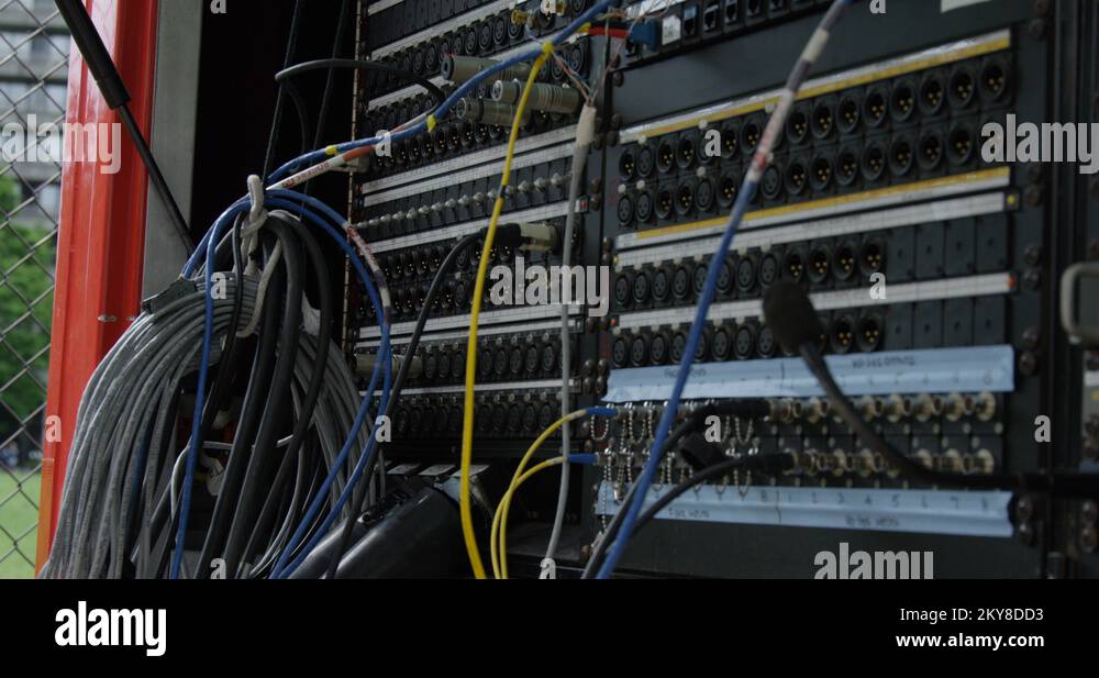 Television truck Stock Videos & Footage - HD and 4K Video Clips - Alamy