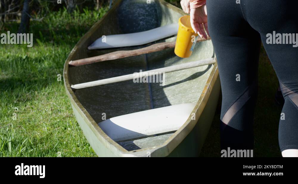 Canoe out of water Stock Videos & Footage - HD and 4K Video Clips - Alamy