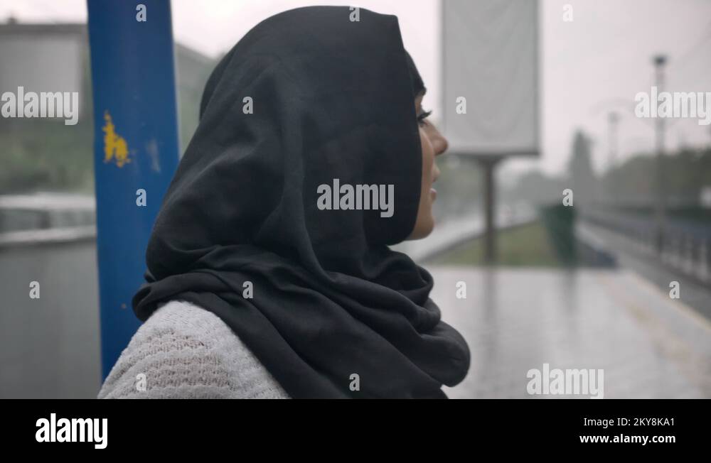 Muslim peer Stock Videos & Footage - HD and 4K Video Clips - Alamy
