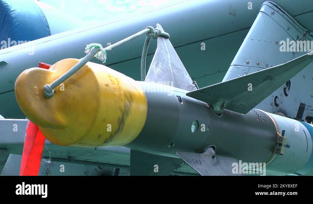 Aim 9 missile Stock Videos & Footage - HD and 4K Video Clips - Alamy