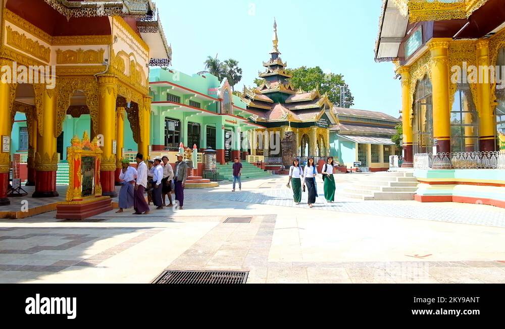 Visiting temples Stock Videos & Footage - HD and 4K Video Clips - Alamy