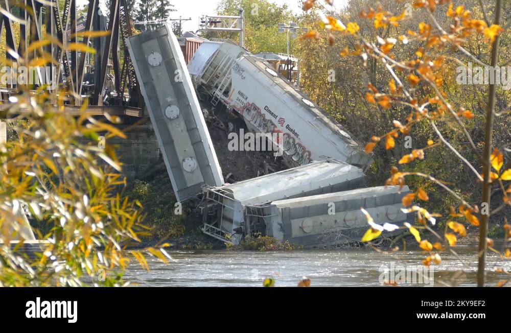 Train wreck river Stock Videos & Footage - HD and 4K Video Clips - Alamy