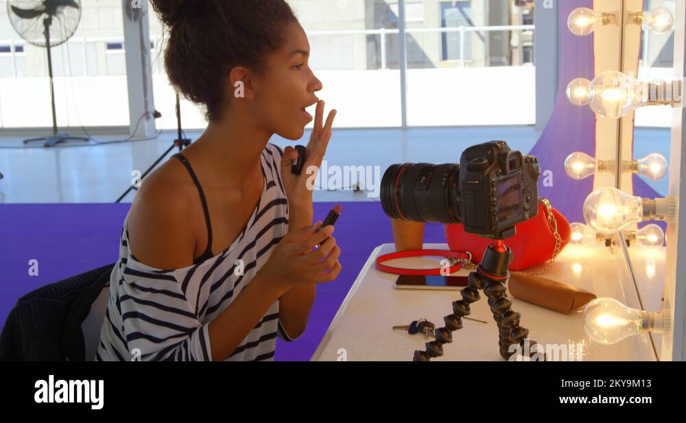 Photostudio model Stock Videos & Footage - HD and 4K Video Clips - Alamy