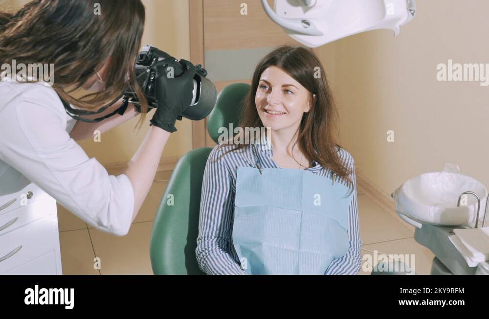 Smiling dummy Stock Videos & Footage - HD and 4K Video Clips - Alamy