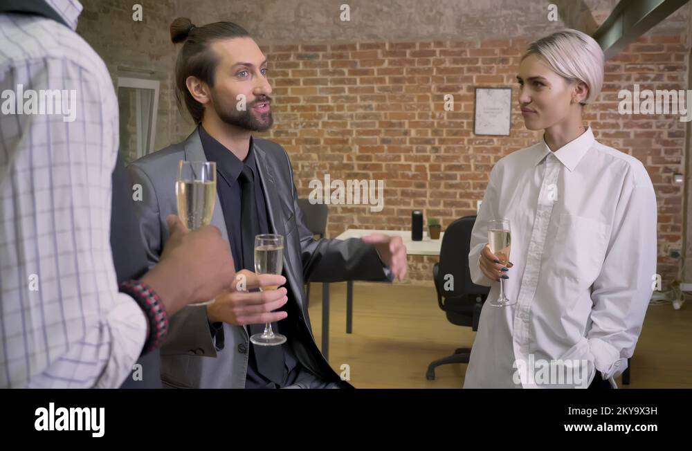 Body language office Stock Videos & Footage - HD and 4K Video Clips - Alamy