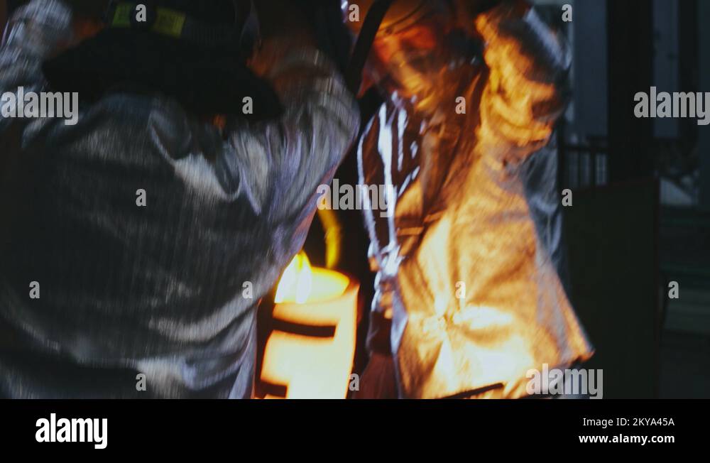 Gold molten bar Stock Videos & Footage - HD and 4K Video Clips - Alamy