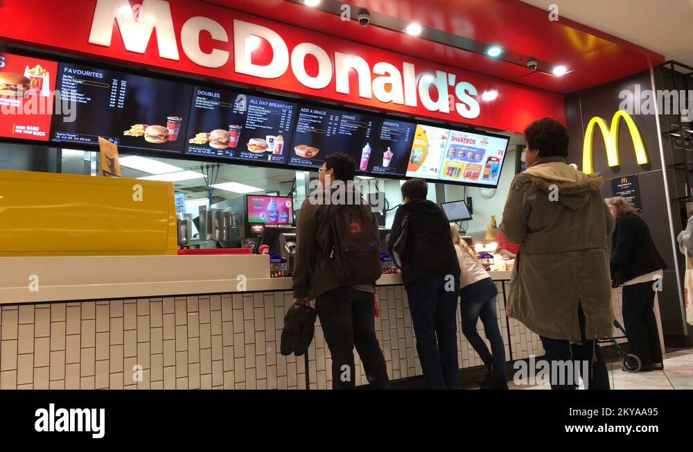 Worlds largest chain of hamburger fast food restaurant Stock Videos ...