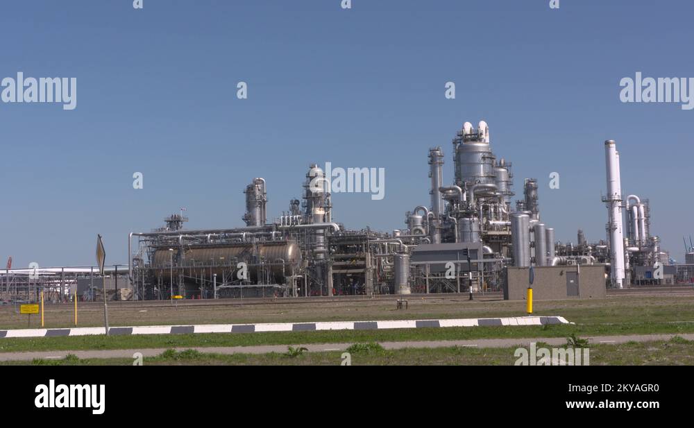 Refinery skyline Stock Videos & Footage - HD and 4K Video Clips - Alamy