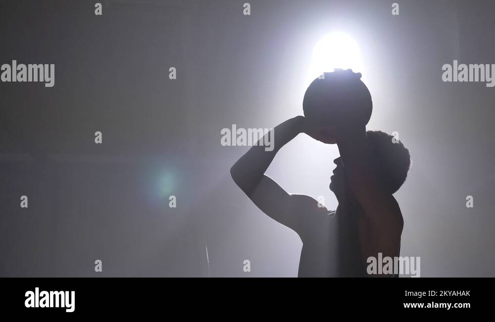 Slam dunk silhouette Stock Videos & Footage - HD and 4K Video Clips - Alamy