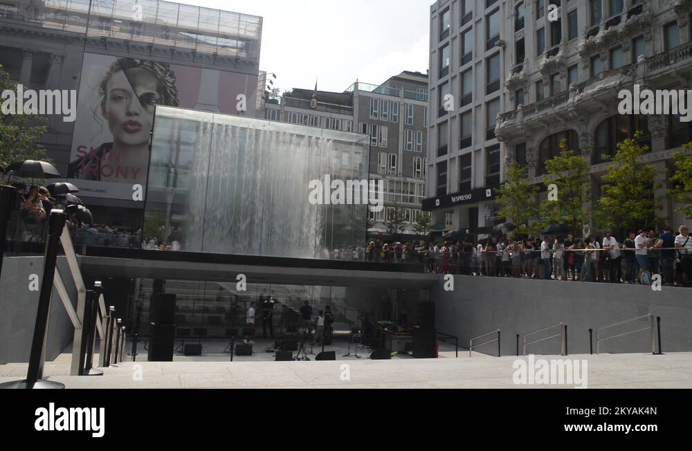 Grand amphitheatre Stock Videos & Footage - HD and 4K Video Clips - Alamy