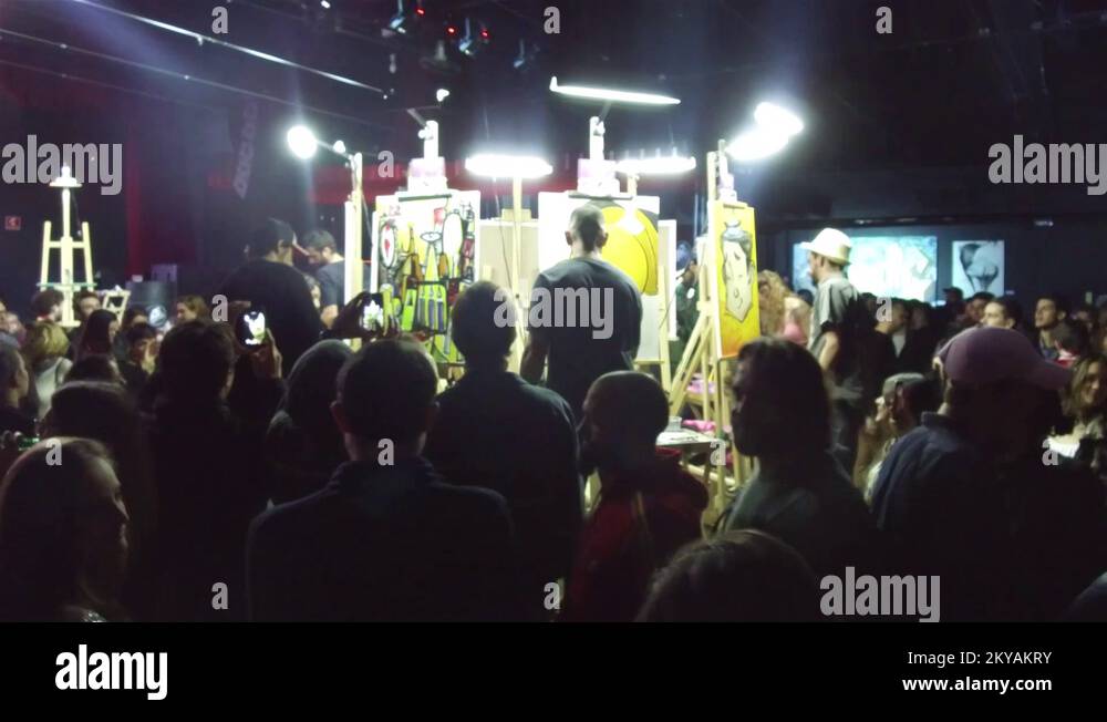 Art gallery crowd painting Stock Videos & Footage - HD and 4K Video ...