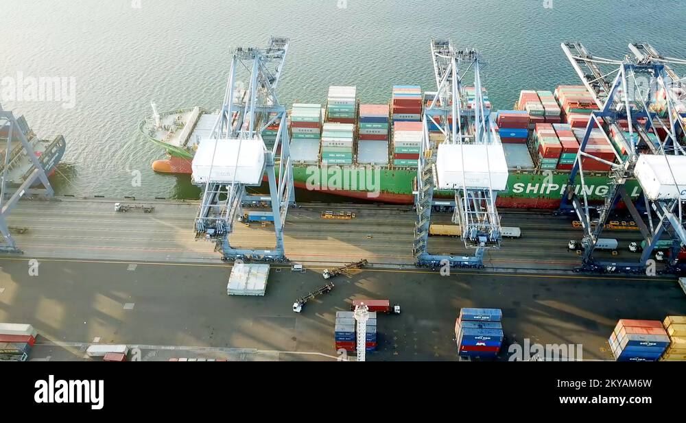 Cargo ship loading containers Stock Videos & Footage - HD and 4K Video ...