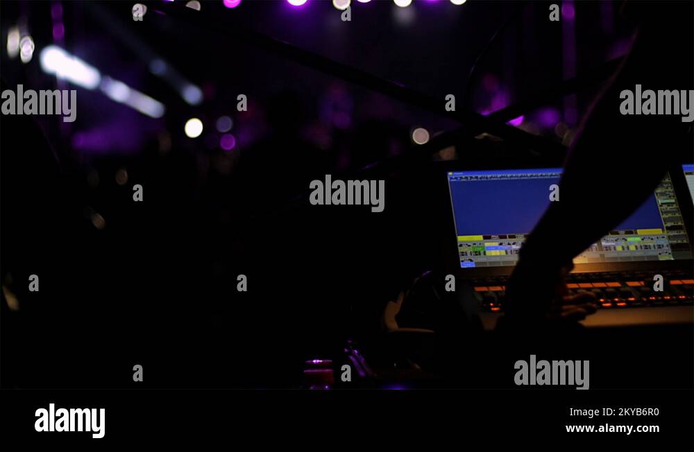 Computer booth Stock Videos & Footage - HD and 4K Video Clips - Alamy