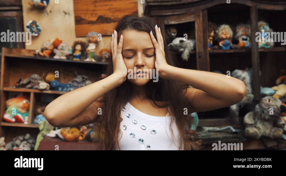 Kid touching head Stock Videos & Footage - HD and 4K Video Clips - Alamy