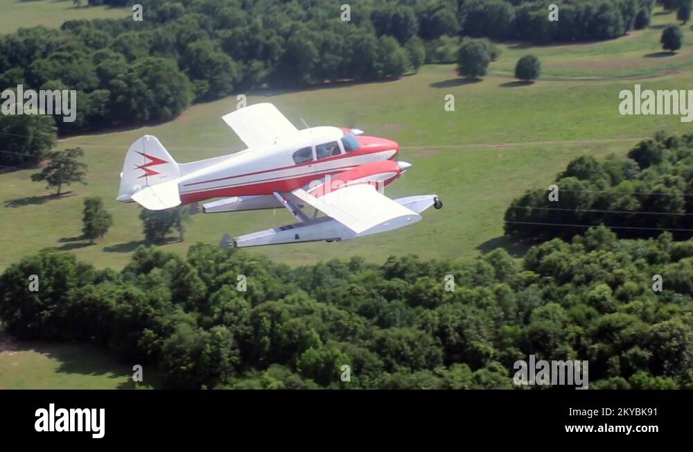 Piper Apache Float Plane Flying Air To Air Footage Stock Video Footage ...