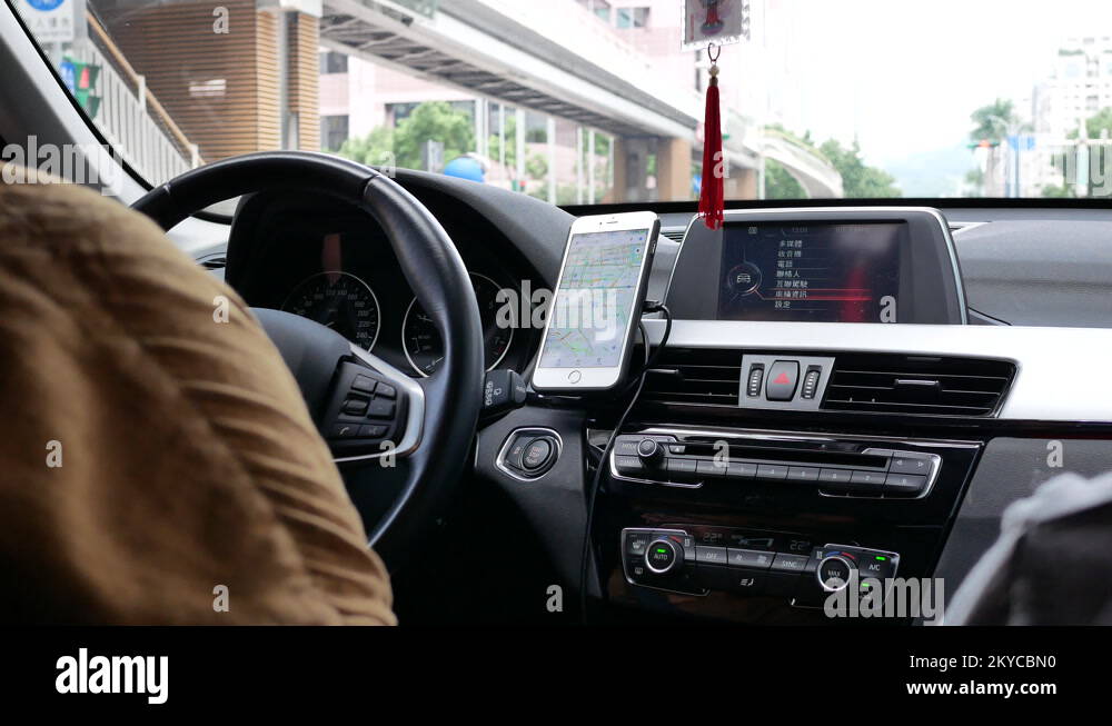 Car stopping at red light Stock Videos & Footage - HD and 4K Video ...