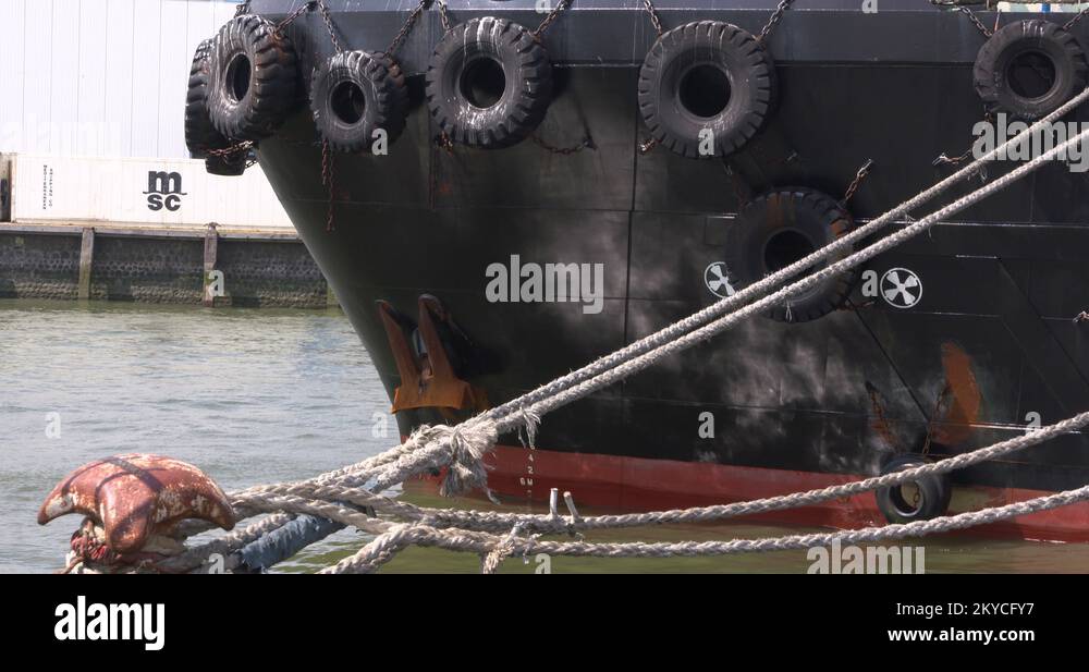 Mooring a vessel Stock Videos & Footage - HD and 4K Video Clips - Alamy