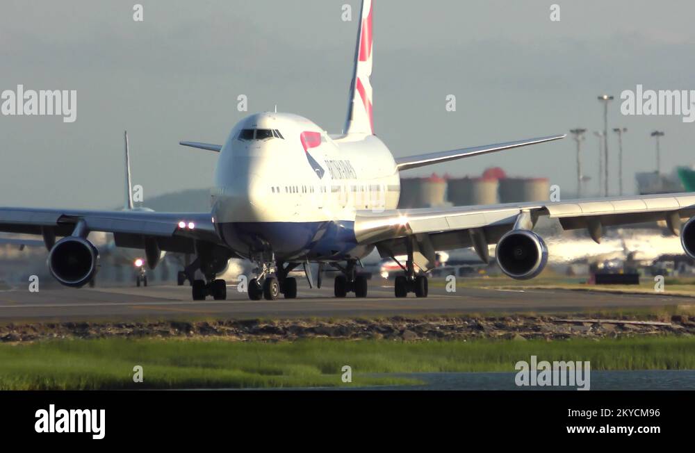 Jet airport runway Stock Videos & Footage - HD and 4K Video Clips - Alamy