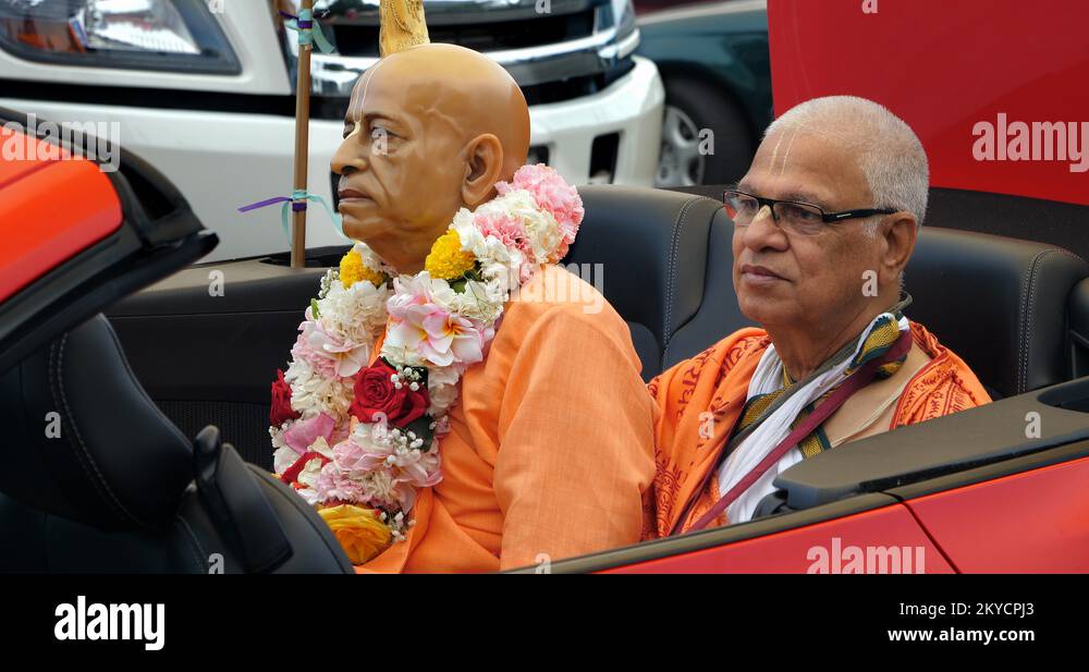 Indian monks at Hare Krishna Maha Mantra festival of the Chariots in LA ...