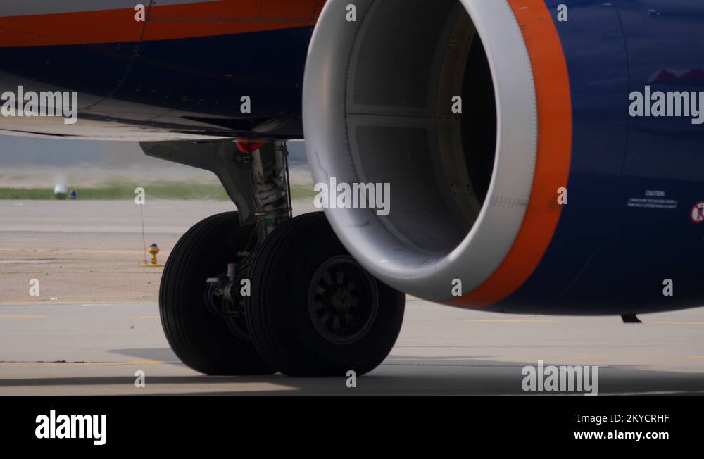 Jet engine heat haze Stock Videos & Footage - HD and 4K Video Clips - Alamy