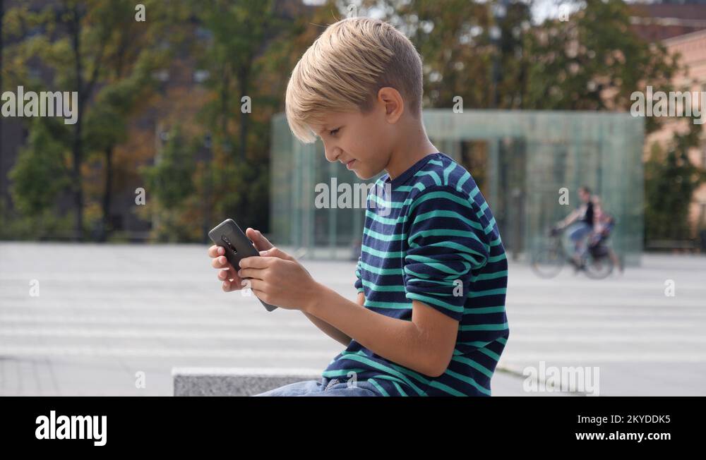 Device inactive Stock Videos & Footage - HD and 4K Video Clips - Alamy