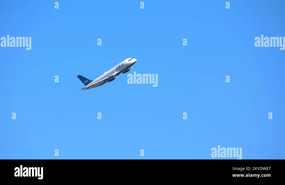 JetBlue Airways Airbus A320 Airplane Flying Overhead Stock Video ...
