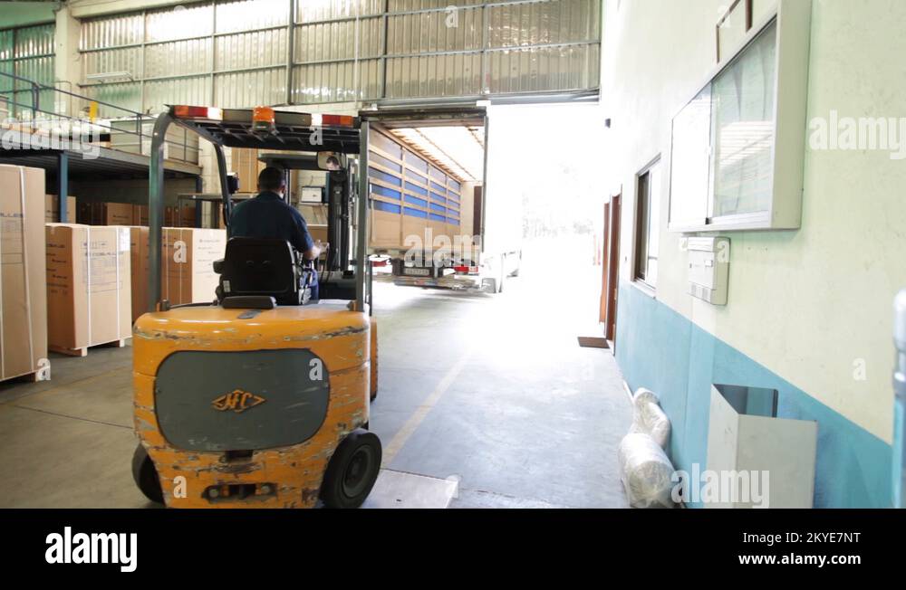 Delivery man loading vehicle Stock Videos & Footage - HD and 4K Video ...