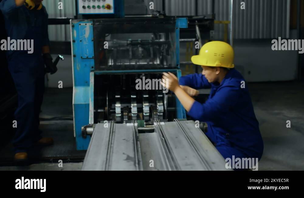 Repairing man woman Stock Videos & Footage - HD and 4K Video Clips - Alamy