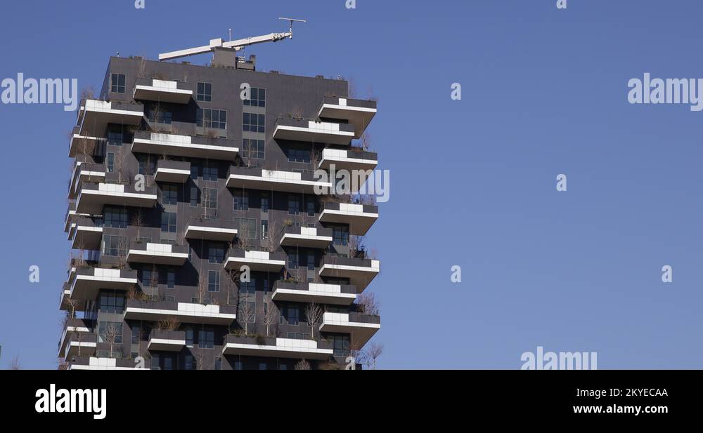 Milan vertical tower Stock Videos & Footage - HD and 4K Video Clips - Alamy