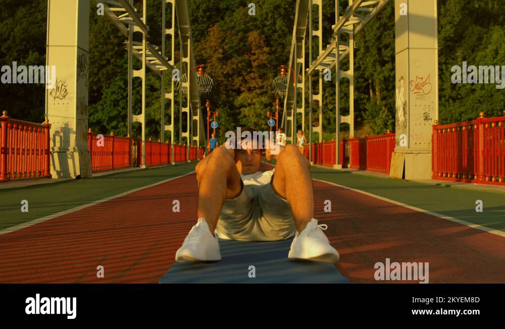 Abdominal bridge Stock Videos & Footage - HD and 4K Video Clips - Alamy