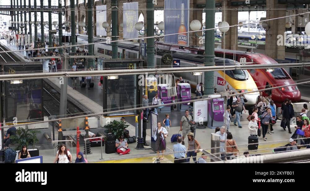 Tgv trains paris Stock Videos & Footage - HD and 4K Video Clips - Alamy