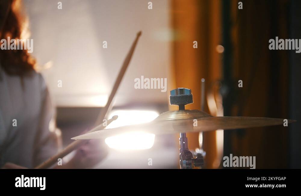 Vibration plates Stock Videos & Footage - HD and 4K Video Clips - Alamy