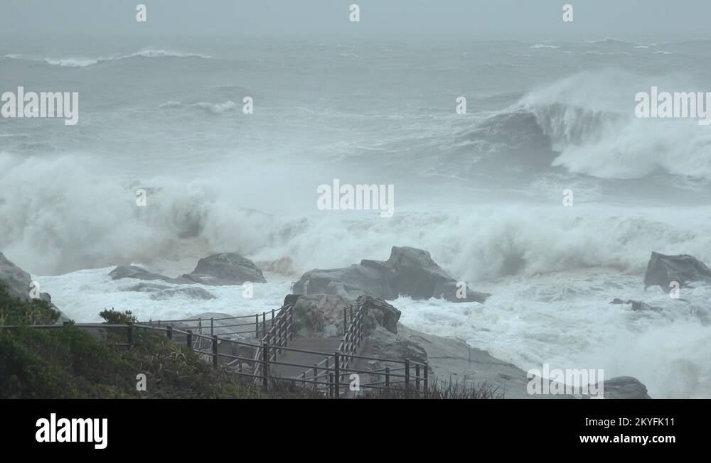 Coastline surge Stock Videos & Footage - HD and 4K Video Clips - Alamy