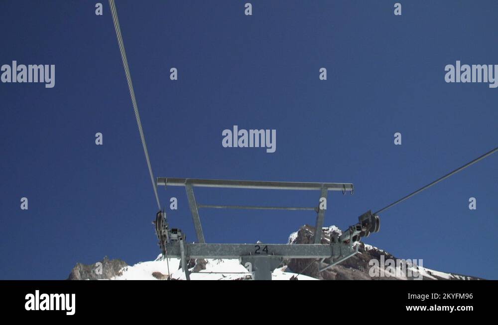 Chairlift tower Stock Videos & Footage - HD and 4K Video Clips - Alamy